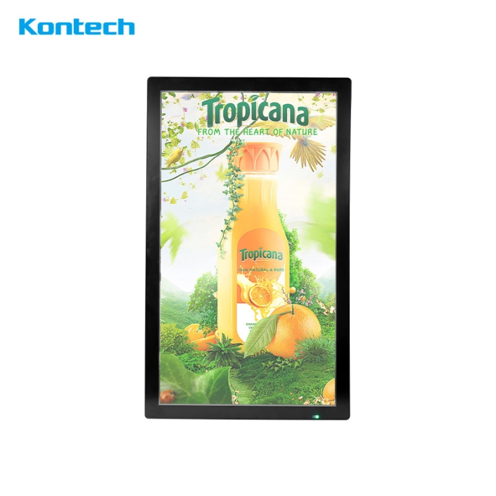Circular Polarized Outdoor Digital Signage